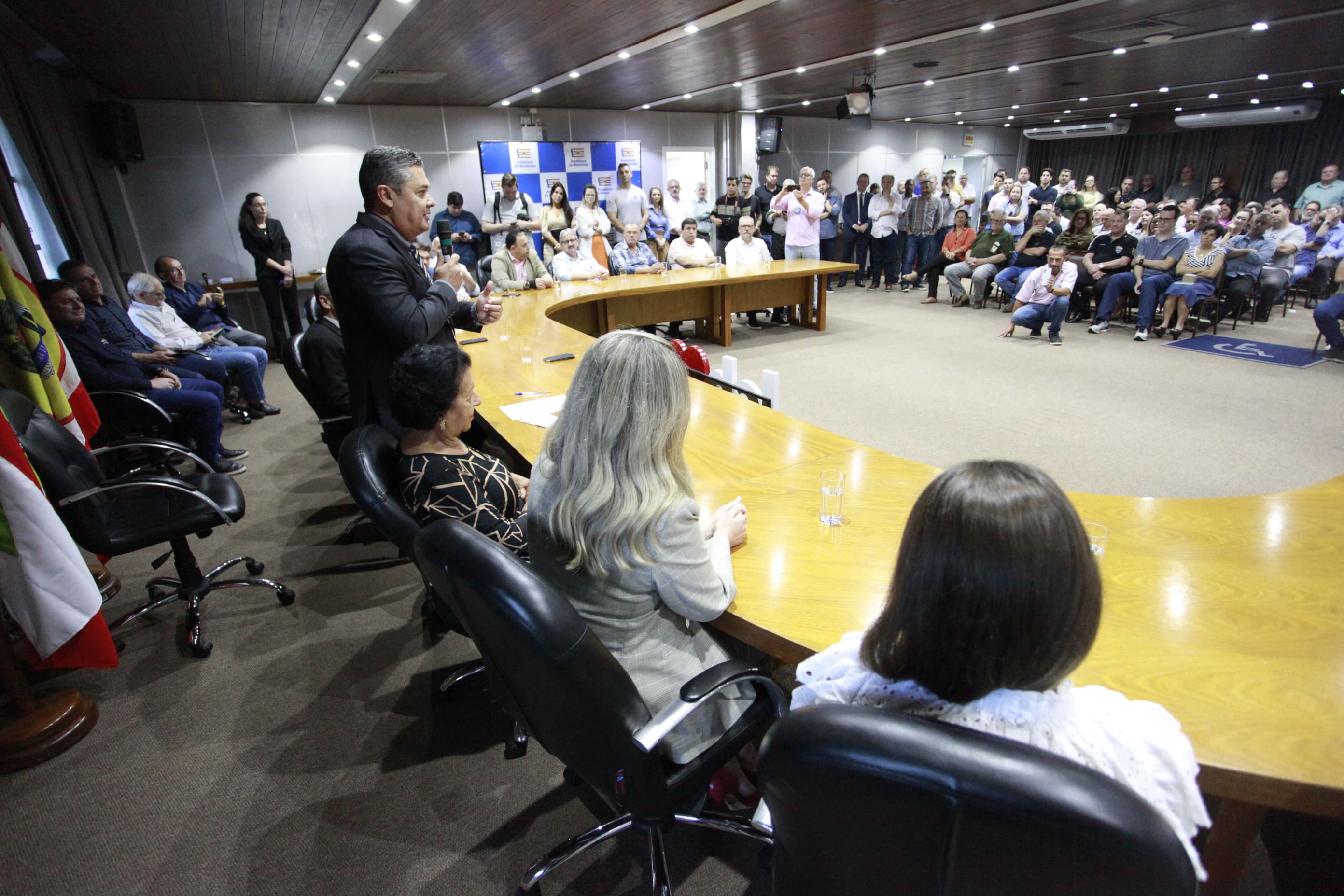 Posse Prefeito Interino - Almir Vieira - 12.09.2023 - Parte 2 - Câmara ...